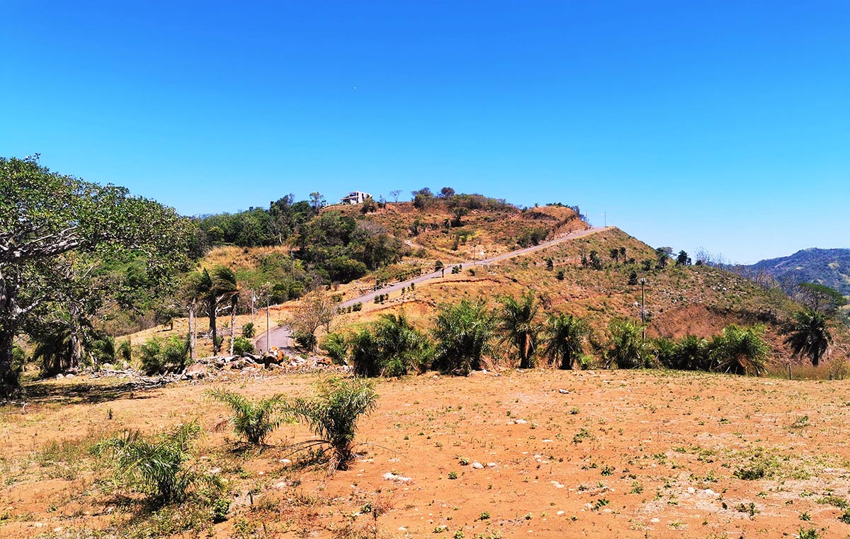 Fulfill the dream of your second home with ocean and mountain view ...